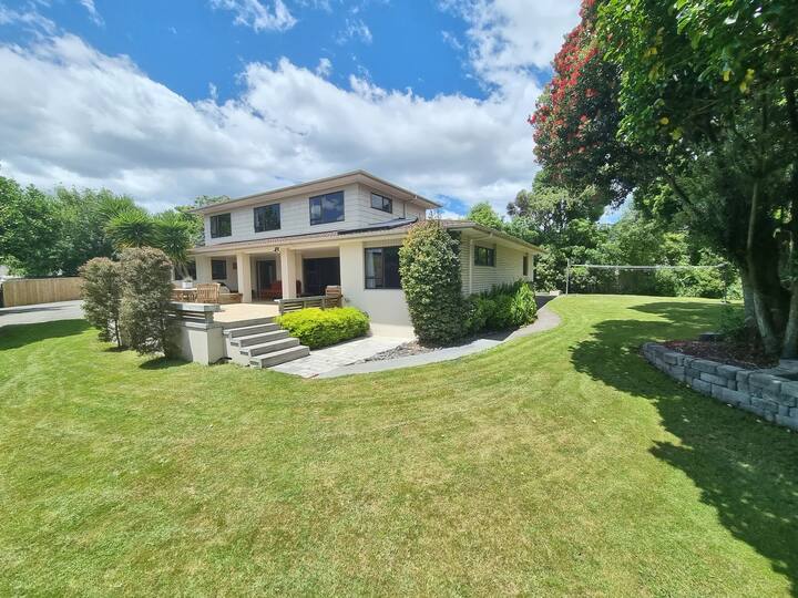 Havelock North - Large Family Home - Hastings