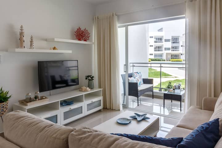 New Bright & Breezy  Pool View Condo-beach Close - Punta Cana