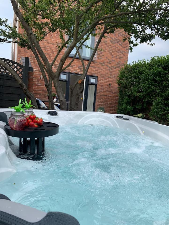 Luxury Contemporary Coastal Retreat With Hot Tub - Newbiggin-by-the-Sea
