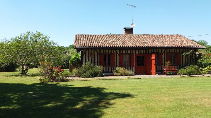 Gîte Deslys, Piscine Privée Chauffée, 10mn Plages - Castets