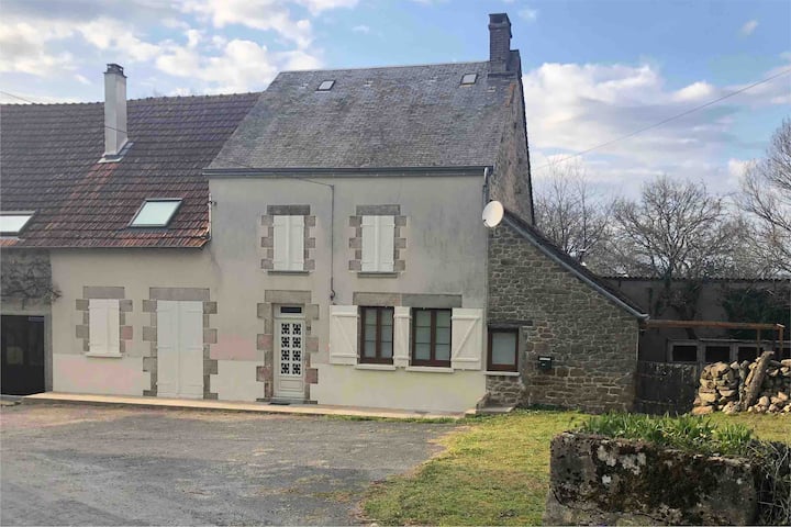 Grande Maison Calme Et Agréable - Creuse