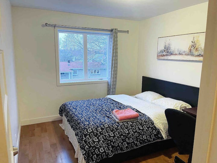Bedroom In A Brand New House - Longueuil