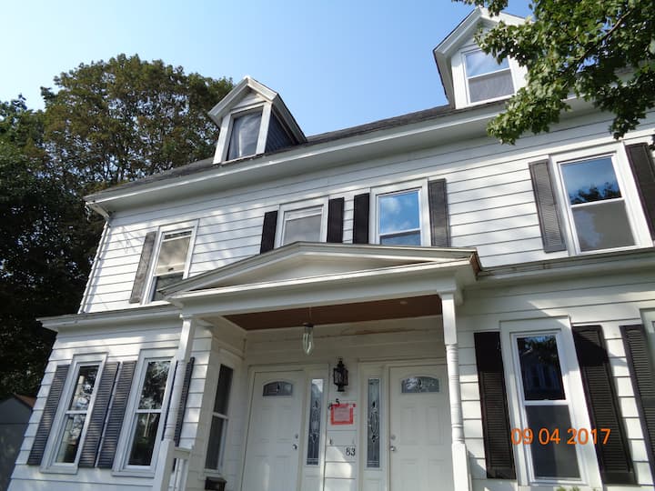 Entire Luxury 4-bed Townhouse Condo W/free Parking - Chelmsford, MA