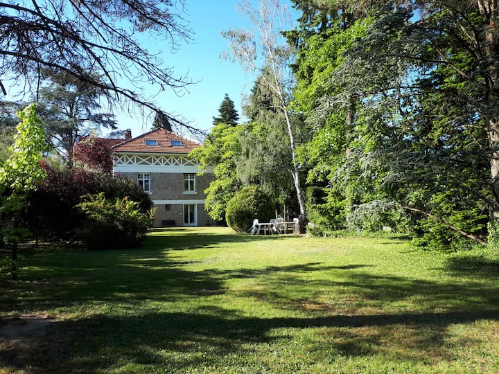 Appart Dans Propriété Des Années 30 - Andrézieux-Bouthéon
