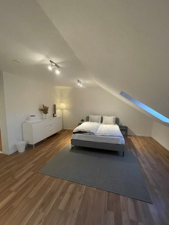 Privates Zimmer & Bad Bei Uns Im Haus - Berlin