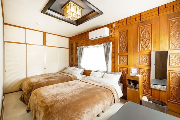 Build 50 years old house Entire all house w/garden - Huts for Rent in ...