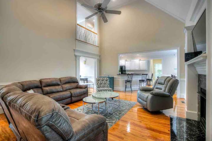 Carolina Luxury *New* - Elgin, SC