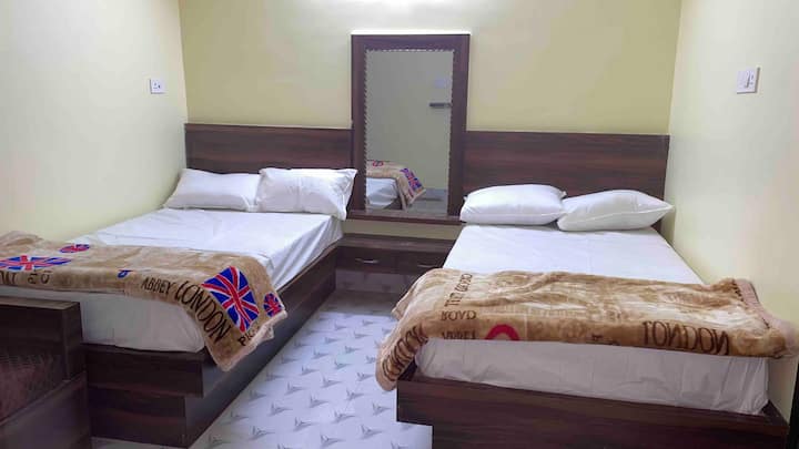 Hotel Shanti Palace Silao - 8 Bedroom/parking - Rajgir