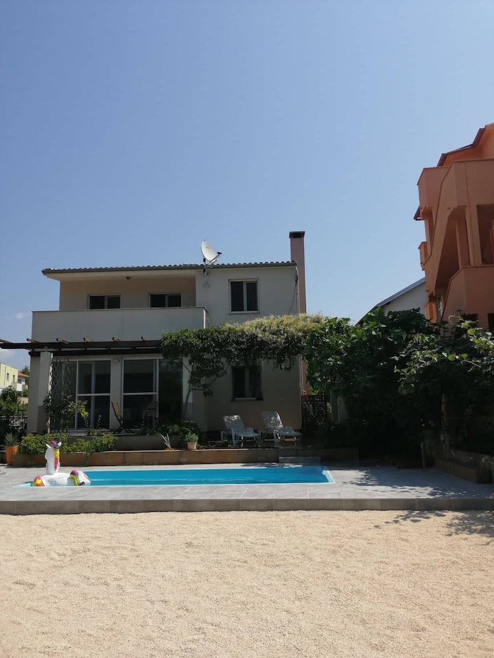 Beachfront Vila Hana With Pool And Amazing View - Zadar