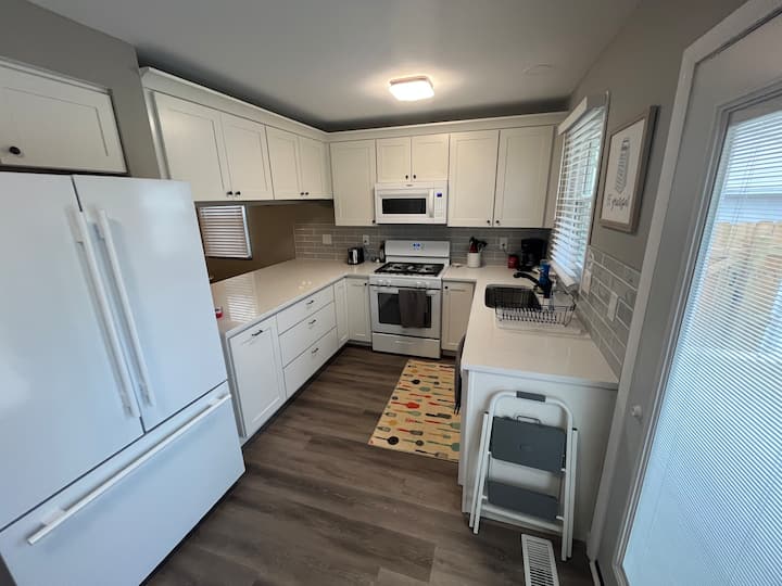 436 Raccoon River Retreat - West Des Moines, IA