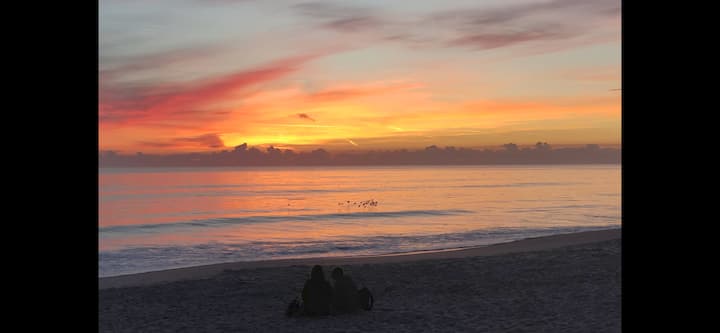 Paradise Beach House -1 Min Walk To Ocean! - Melbourne Beach, FL