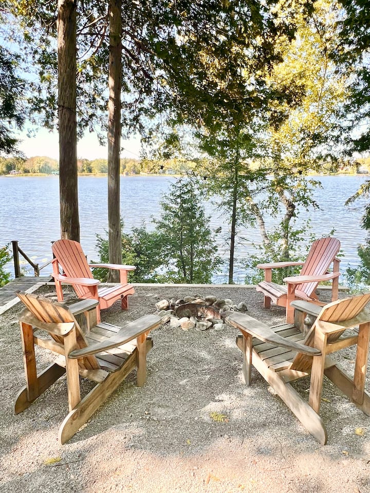 Tranquil 3br Lakefront Cottage W Fireplace + Dock - Kawartha Lakes