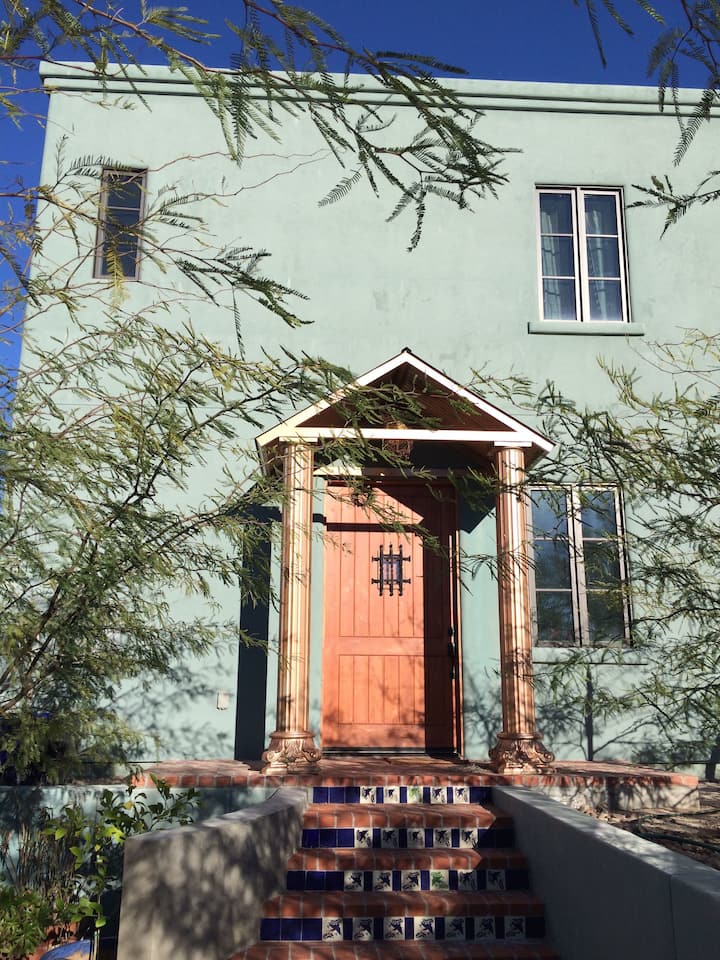 Artistic Desert Guesthouse Retreat - Arizona