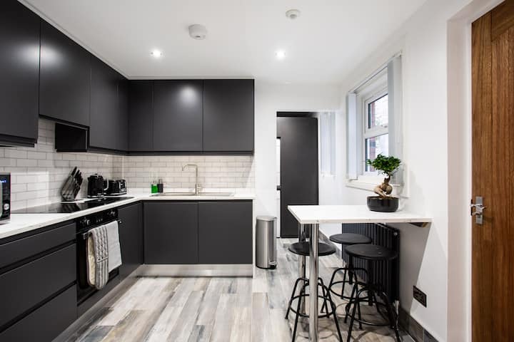 Stunning 5* Modern 1 Bedroom House In ❤️ Of City! - Belfast