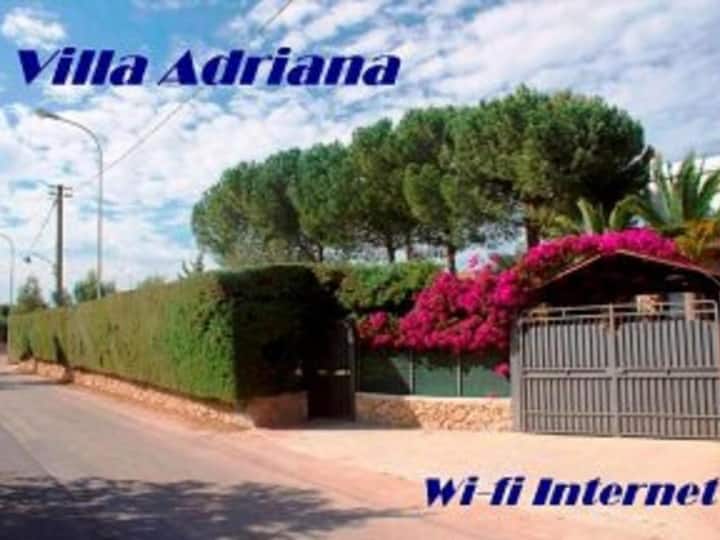 Villa Adriana In Un Bellissimo Parco 300mtdal Mare - Avola