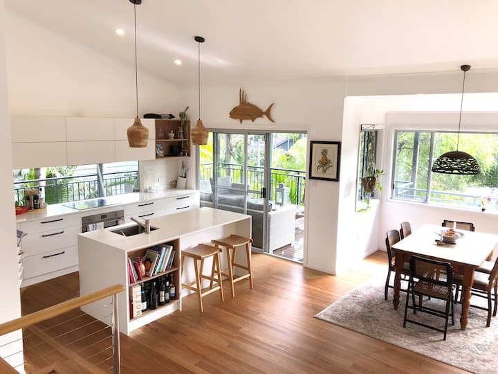Retreat With A View, 2 Mins Drive To Beaches - Terrigal