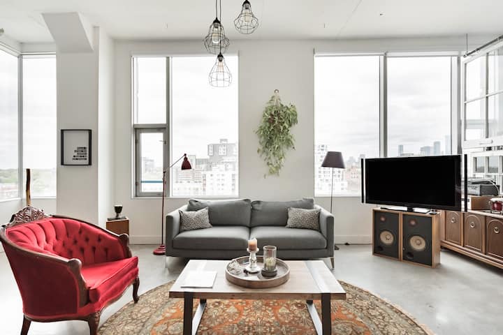 Free Parking And Panoramic Views In Bright Loft - Toronto