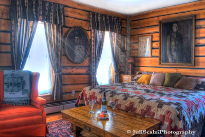 The Mountain Sweet At The Historic Goldminer Hotel - Nederland, CO