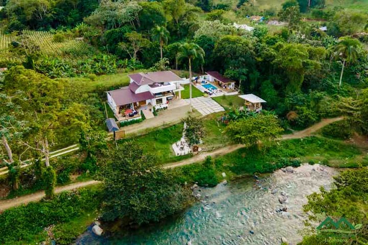 Riverside Oasis! Heated Pool Modern Villa - Jarabacoa