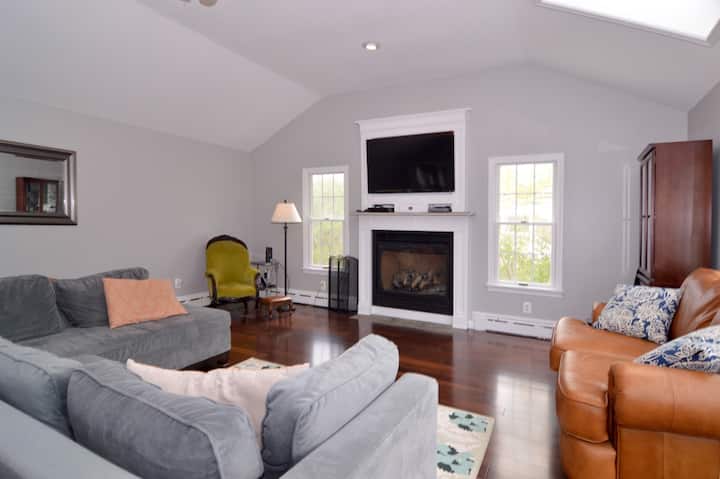 Weekapaug Rd Retreat - Westerly, RI