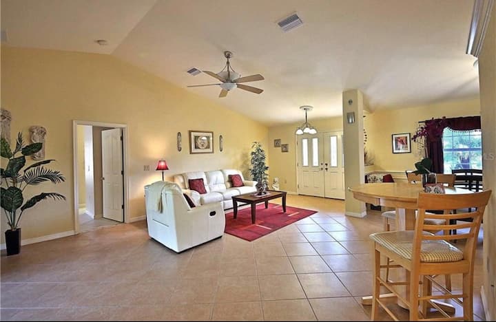 Beach Close By - Large, Clean, Sleeps 8 In Beds. - North Port, FL