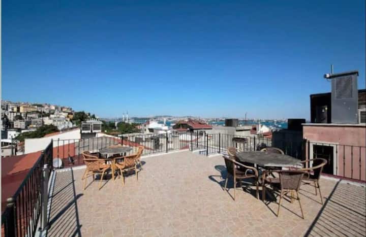 Private Balcony - Rooftop At Galata, Just Look - Istanbul