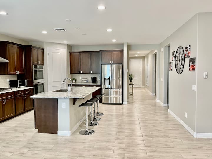 Beautiful/spacious Newer Home In Goodyear - Goodyear, AZ