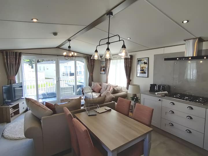 2br Hoburne Park Luxury Lodge–dog-friendly Escape - Mudeford