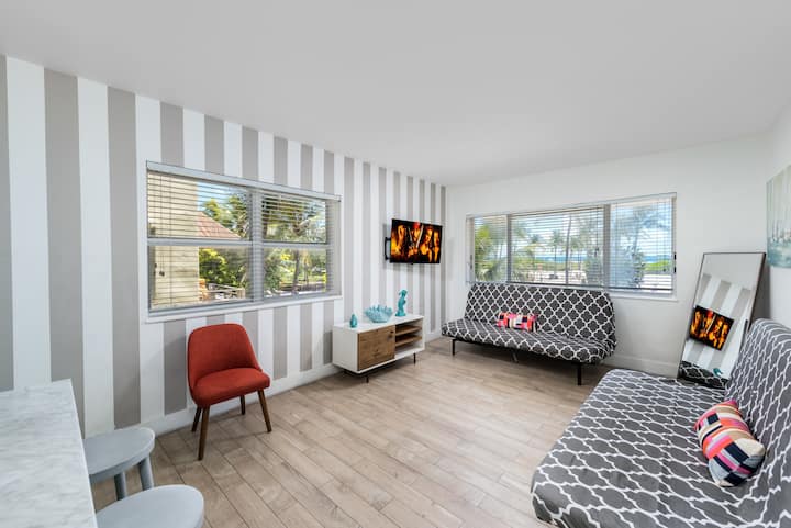 Lovely 2 Br/2 Bth With Ocean View - Miami Beach, FL