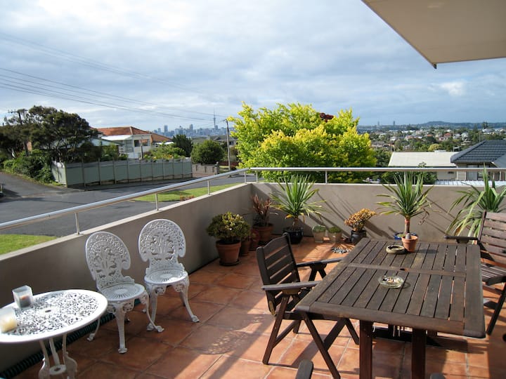 Studio, Self Contained,location, Views. - Auckland