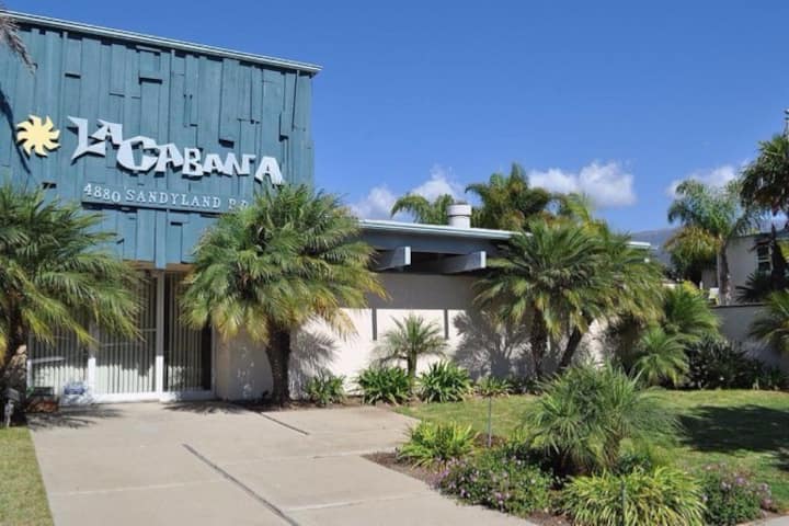 Carpinteria Charming Condo Near Beach - Carpinteria, CA