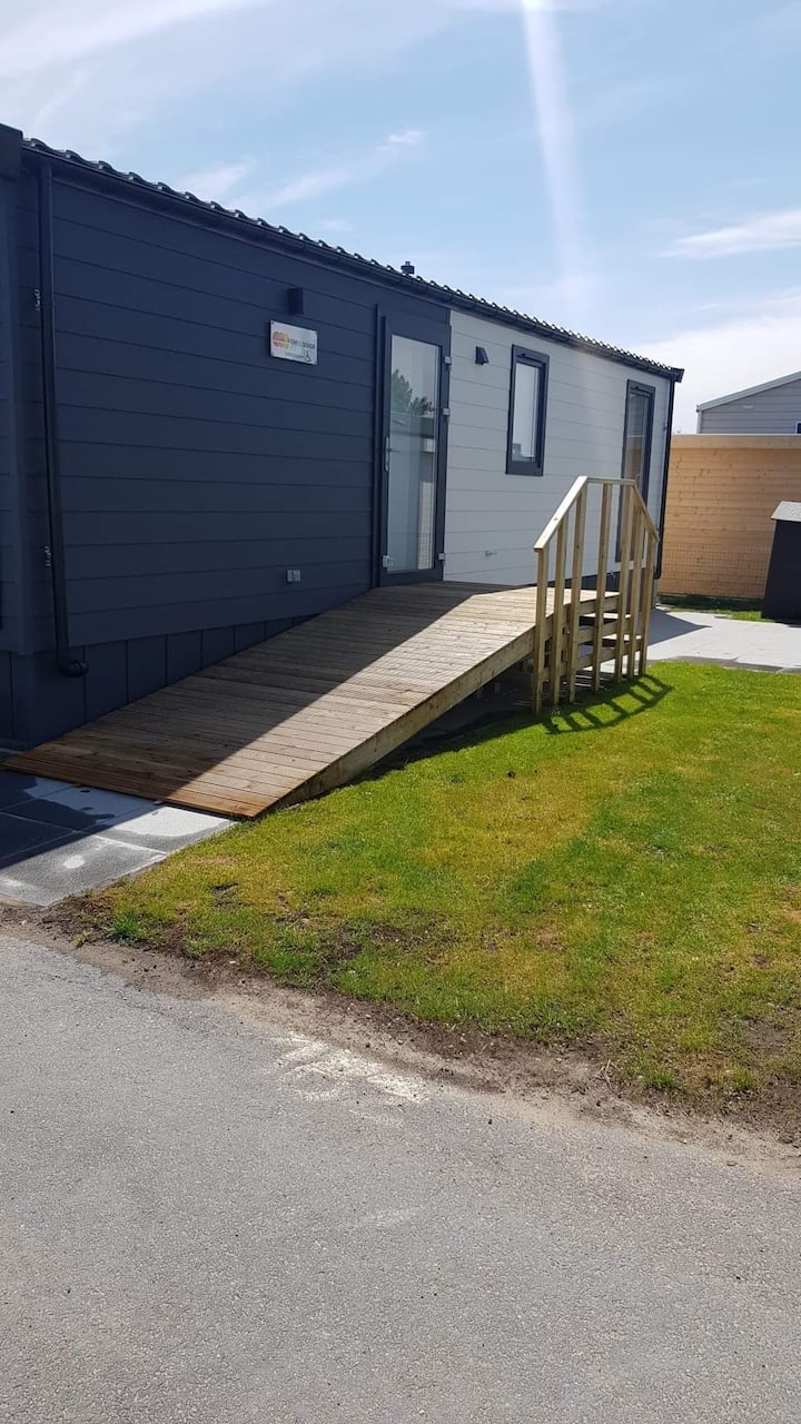 Nieuwe Stacaravan Ook Ideaal Voor Wintermaanden. - Nieuwpoort