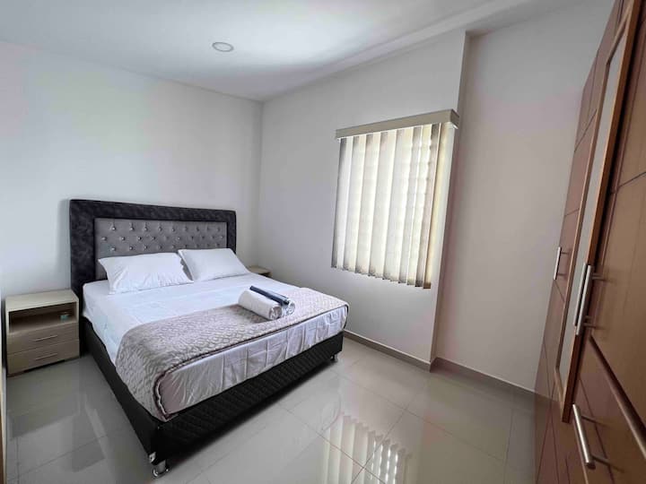Hermosa Casa Ideal Para Grupos. Cerca Ccherradura. - Tulua