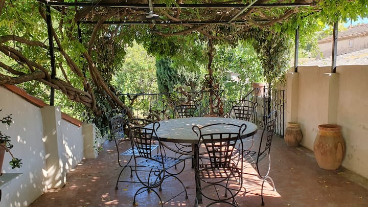 Grande Maison Familiale, Clim Et Garage Privé - Arlés