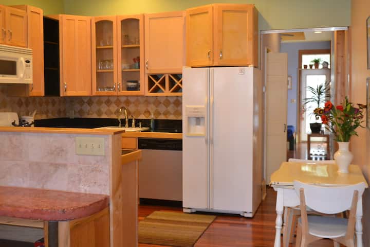 Gardened Apartment Close To Jhh - Baltimore, MD