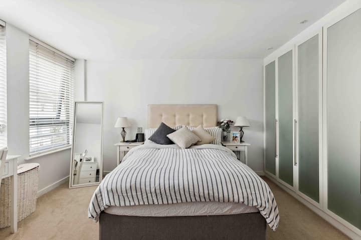 Spacious And Modern Apartment With Peaceful Garden - Londres