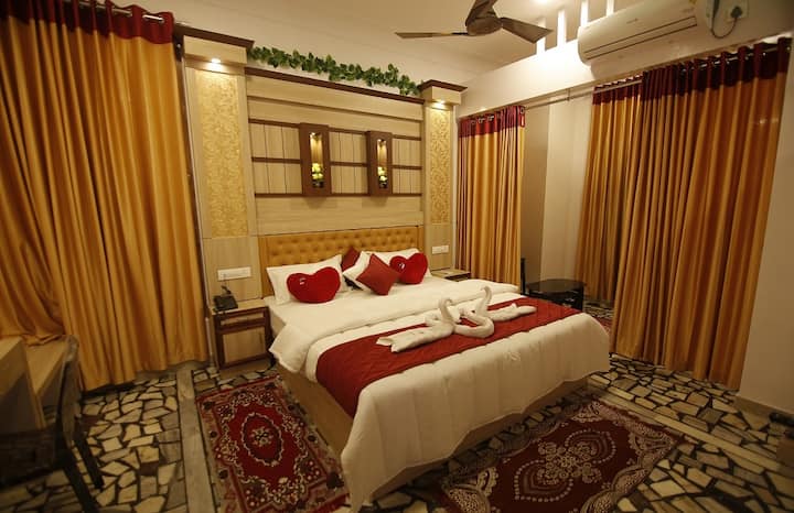 Executive Room With Private Balcony - Kattappana