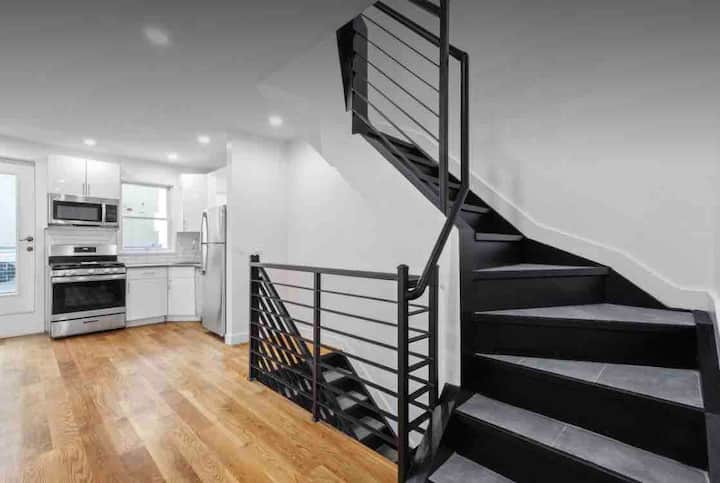 Modern Home In Uptown Manhattan - The Bronx, NY