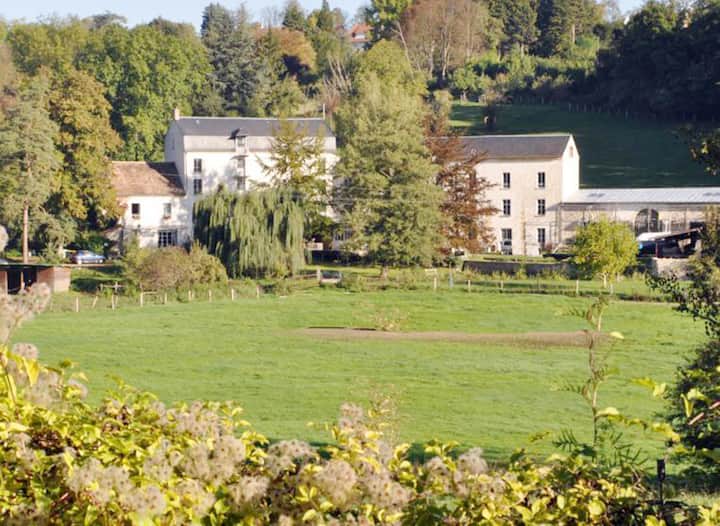 1 Gîte De  80m2 Au Sein D'un Vieux Moulin à Eau - Les Mureaux