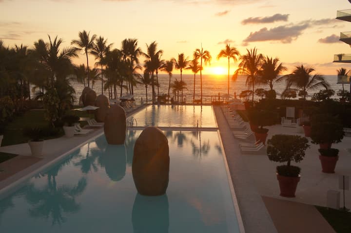 Stylish 2 Bdr Condo @ Iconvallarta - Mexiko