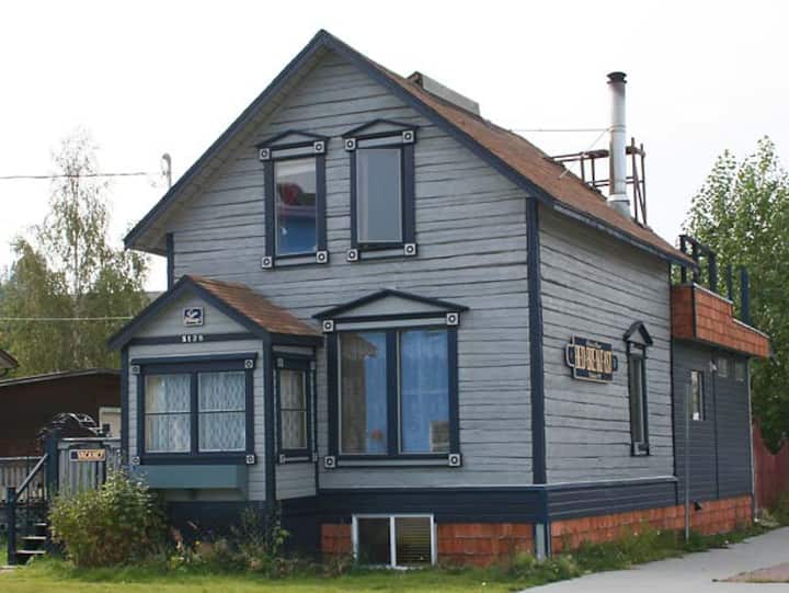Historical Guesthouse Downtown Whitehorse, Yukon - Whitehorse