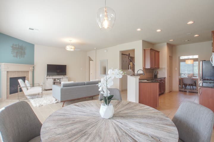 Lovely & Comfortable Home In A Great Location - The Woodlands, TX