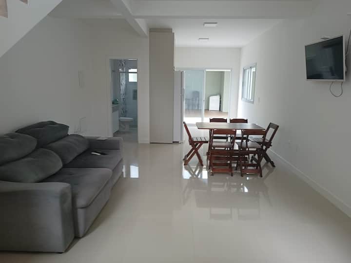 Casa 2 Quartos Na Vila De Palmas - Governador Celso Ramos