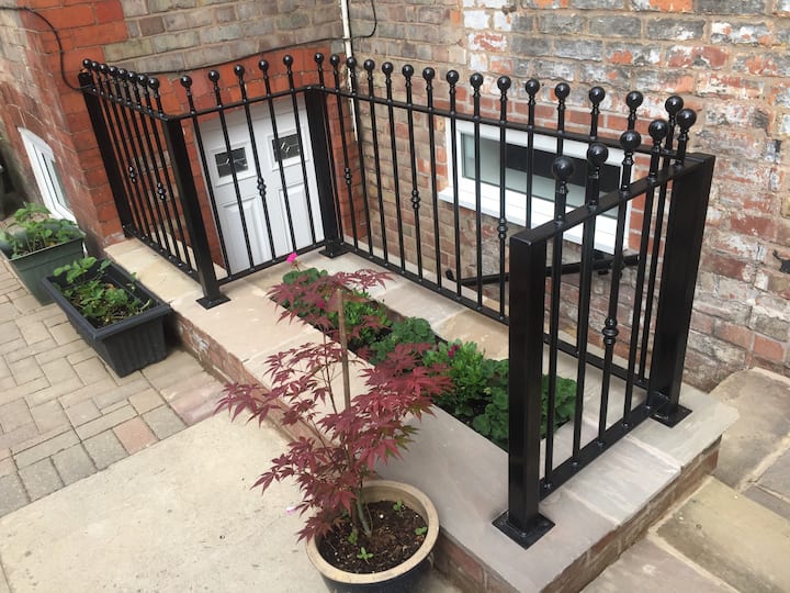 Large Modern Garden Studio Apartment - Sale, UK