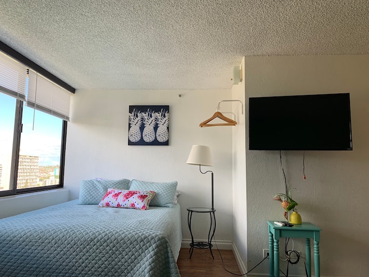 Simple Room In Waikiki - Honolulu