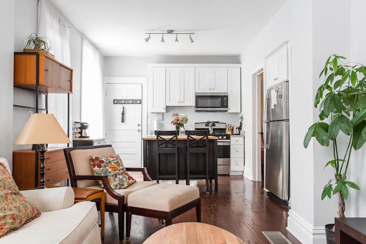 Beautiful Two Bedroom! - Homan Square - Chicago
