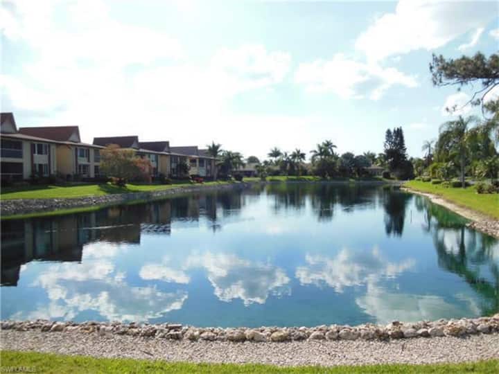 2br, 2ba Neapolitan Condo Escape - Naples, FL