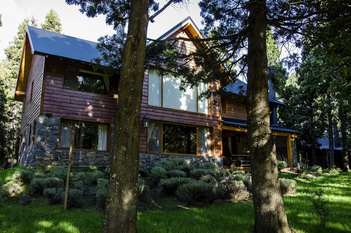 Casa 4 Habitaciones Sobre El Golf  En Arelauquen - San Carlos de Bariloche