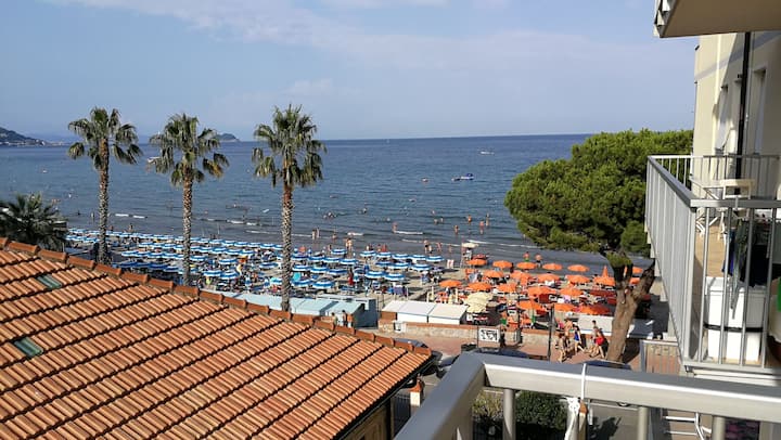 Bilocale Con Splendida Vista Mare - Alassio