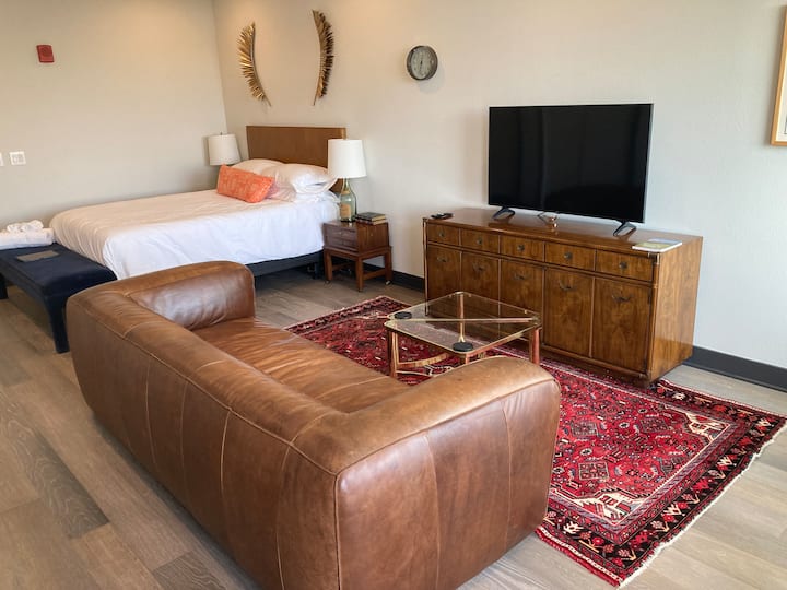 East Austin 3rd Floor Condo - Austin, TX